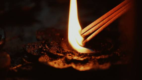 The 4 amazing benefits of cinnamon incense sticks | Hem